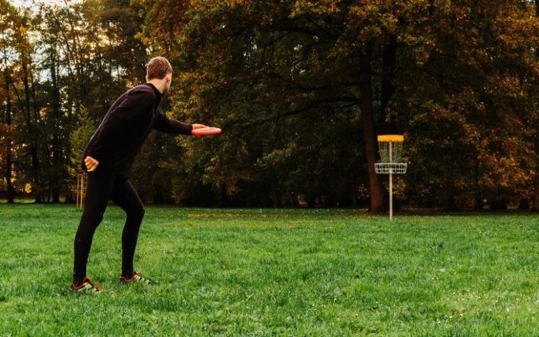 The Beginner's Guide to Playing Disc Golf - Monster Munch